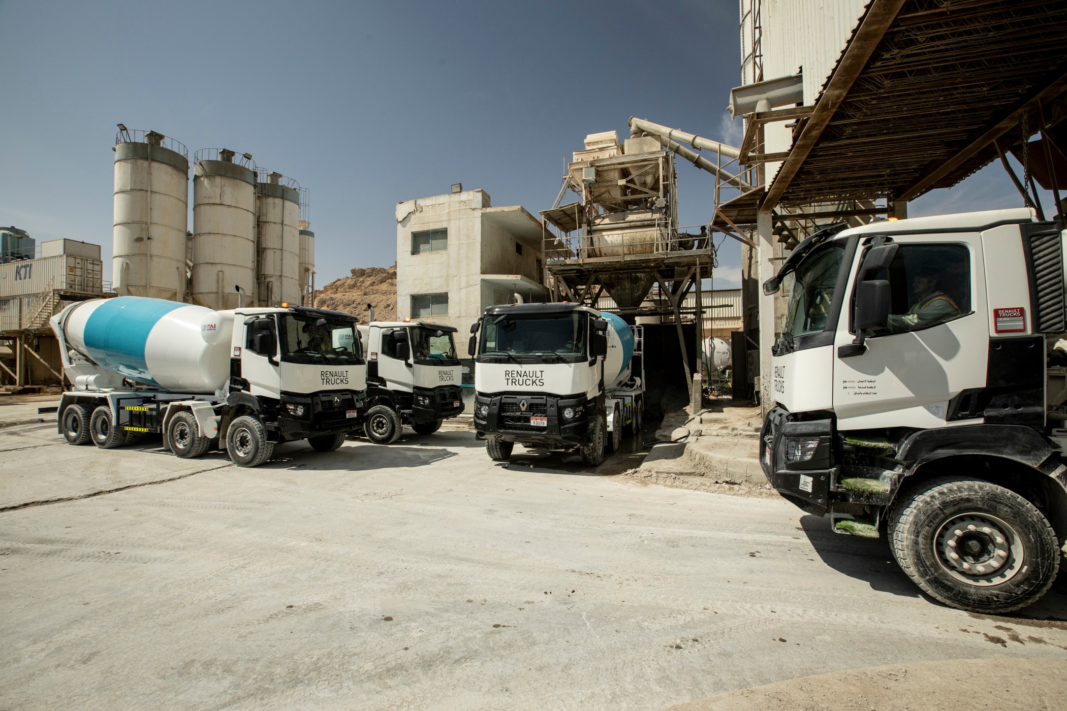 MIDDLE EAST FIRST FOR RENAULT TRUCKS AND OCEAN READYMIX & PRECAST WITH ...